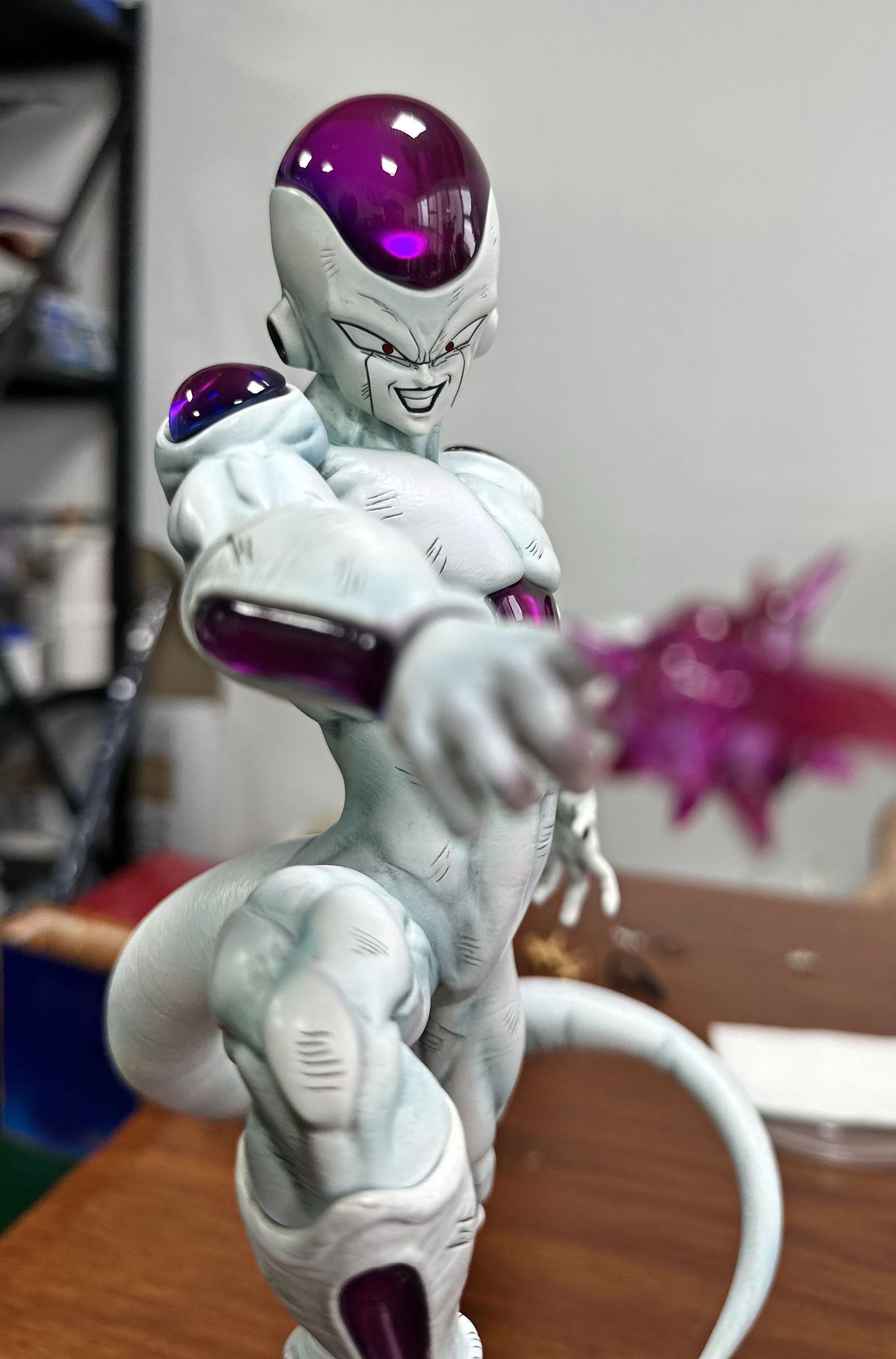 DIM MODEL STUDIO – DRAGON BALL Z: FRIEZA SERIES 4. FINAL FORM FRIEZA [ – FF COLLECTIBLES
