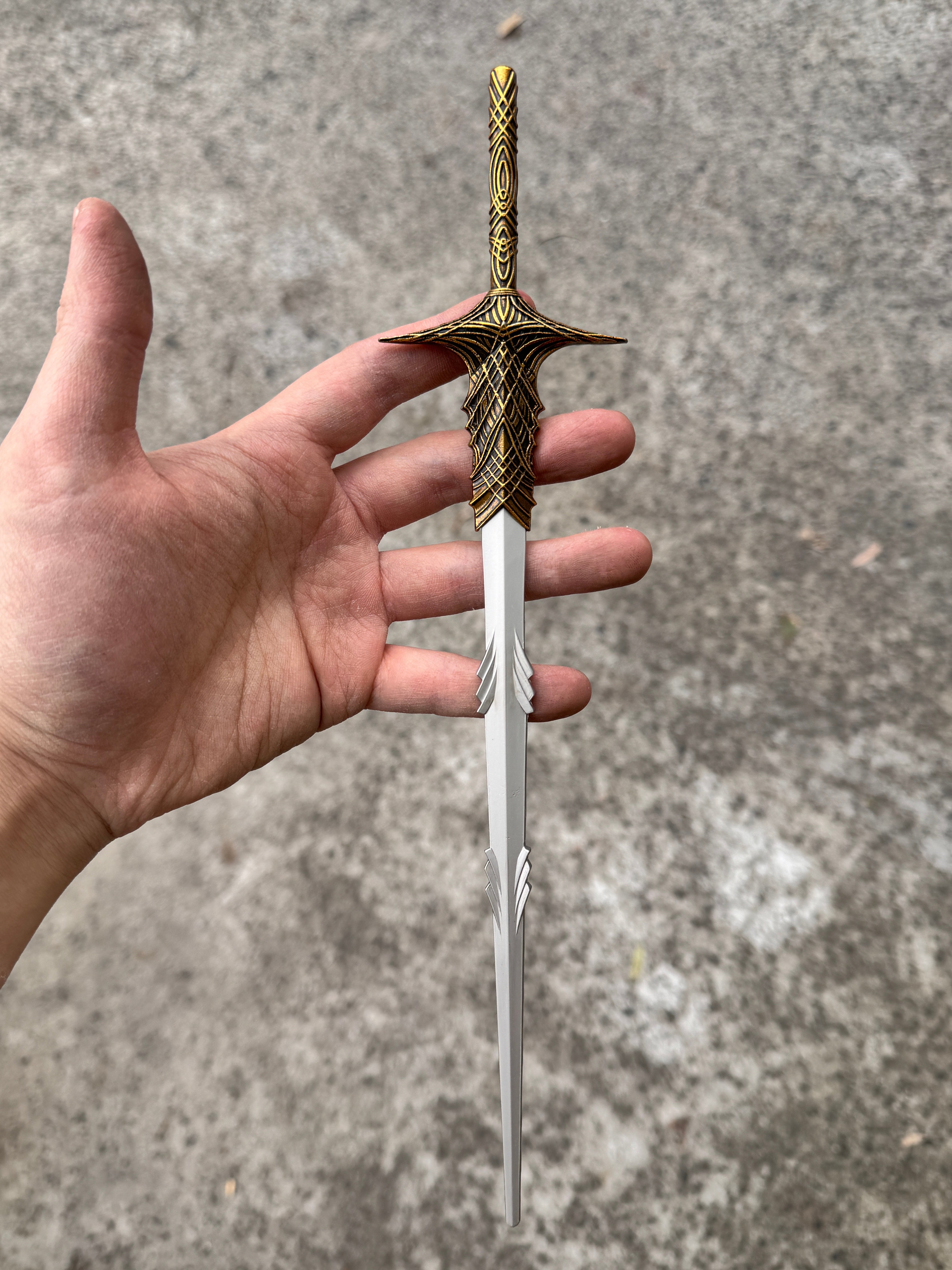 ELDEN RING - LEDA'S SWORD MINI REPLICA – FF COLLECTIBLES