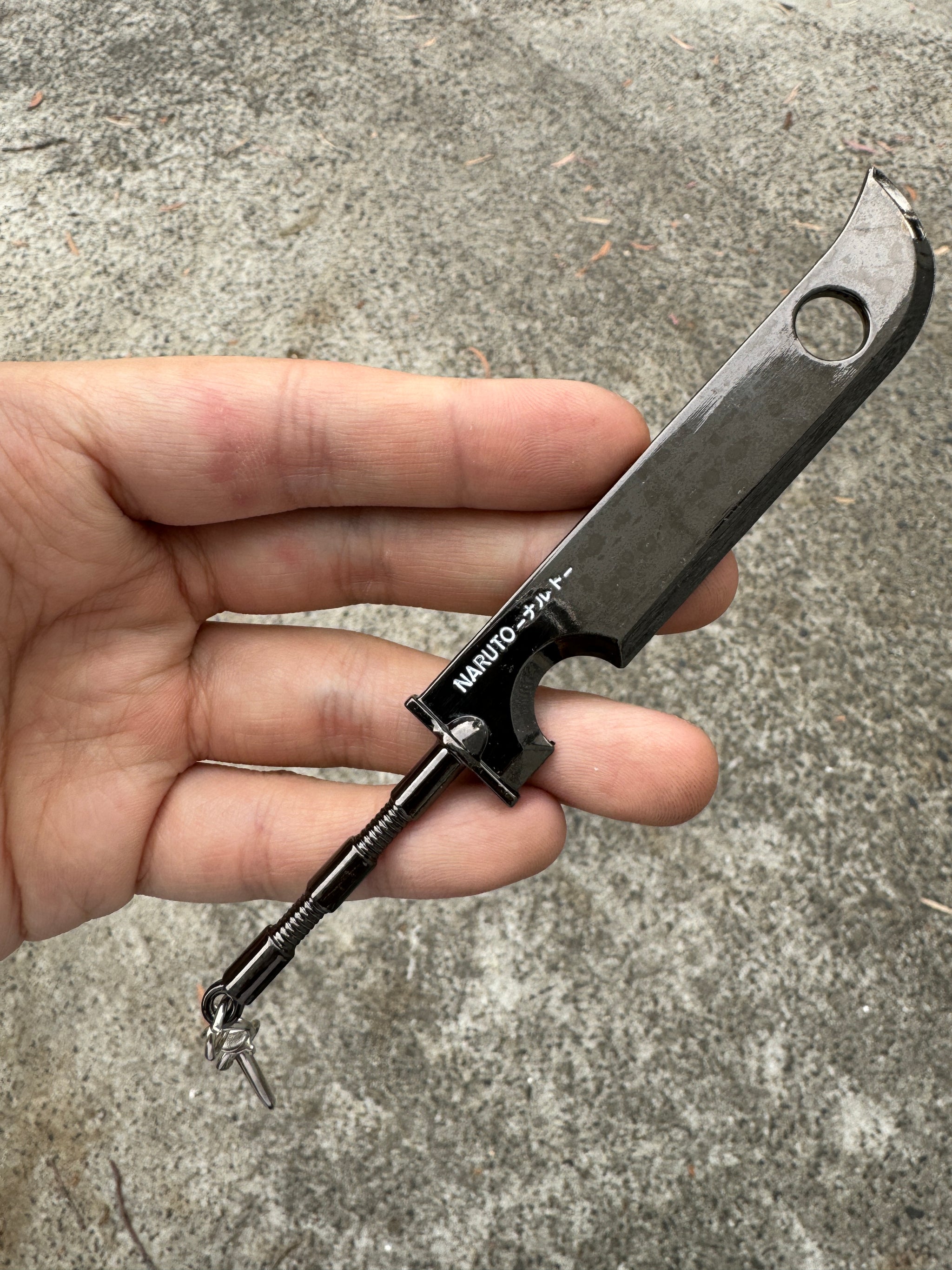 NARUTO – EXECUTIONER’S BLADE “KUBIKIRIBOCHO” KEYCHAIN – FF COLLECTIBLES