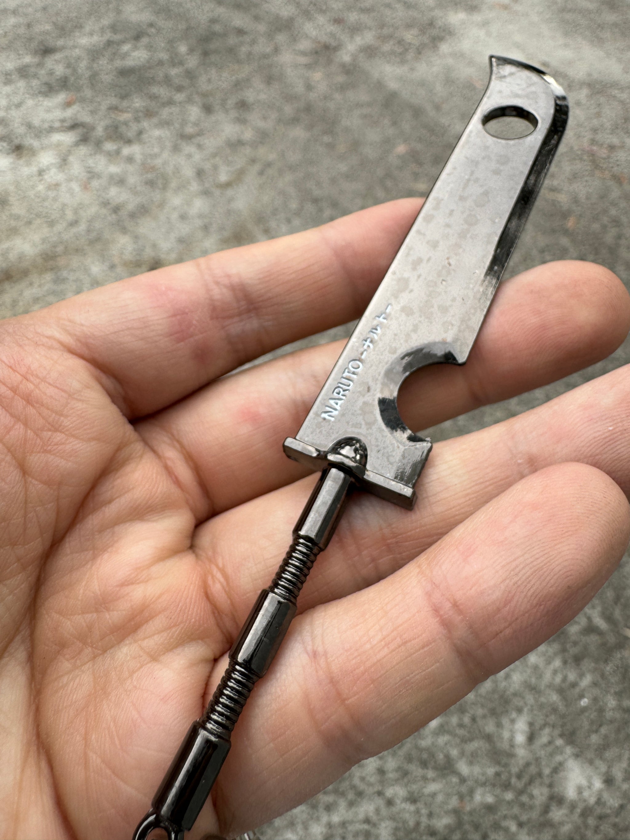 NARUTO – EXECUTIONER’S BLADE “KUBIKIRIBOCHO” KEYCHAIN – FF COLLECTIBLES