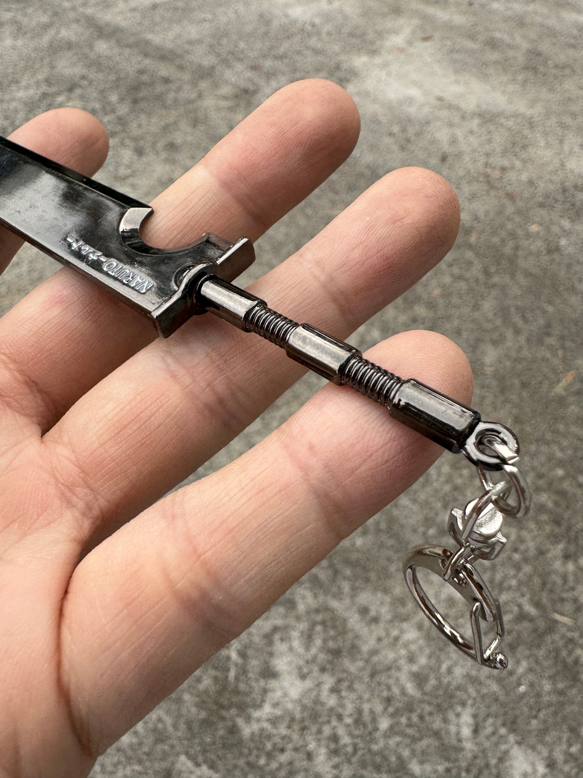 NARUTO – EXECUTIONER’S BLADE “KUBIKIRIBOCHO” KEYCHAIN – FF COLLECTIBLES