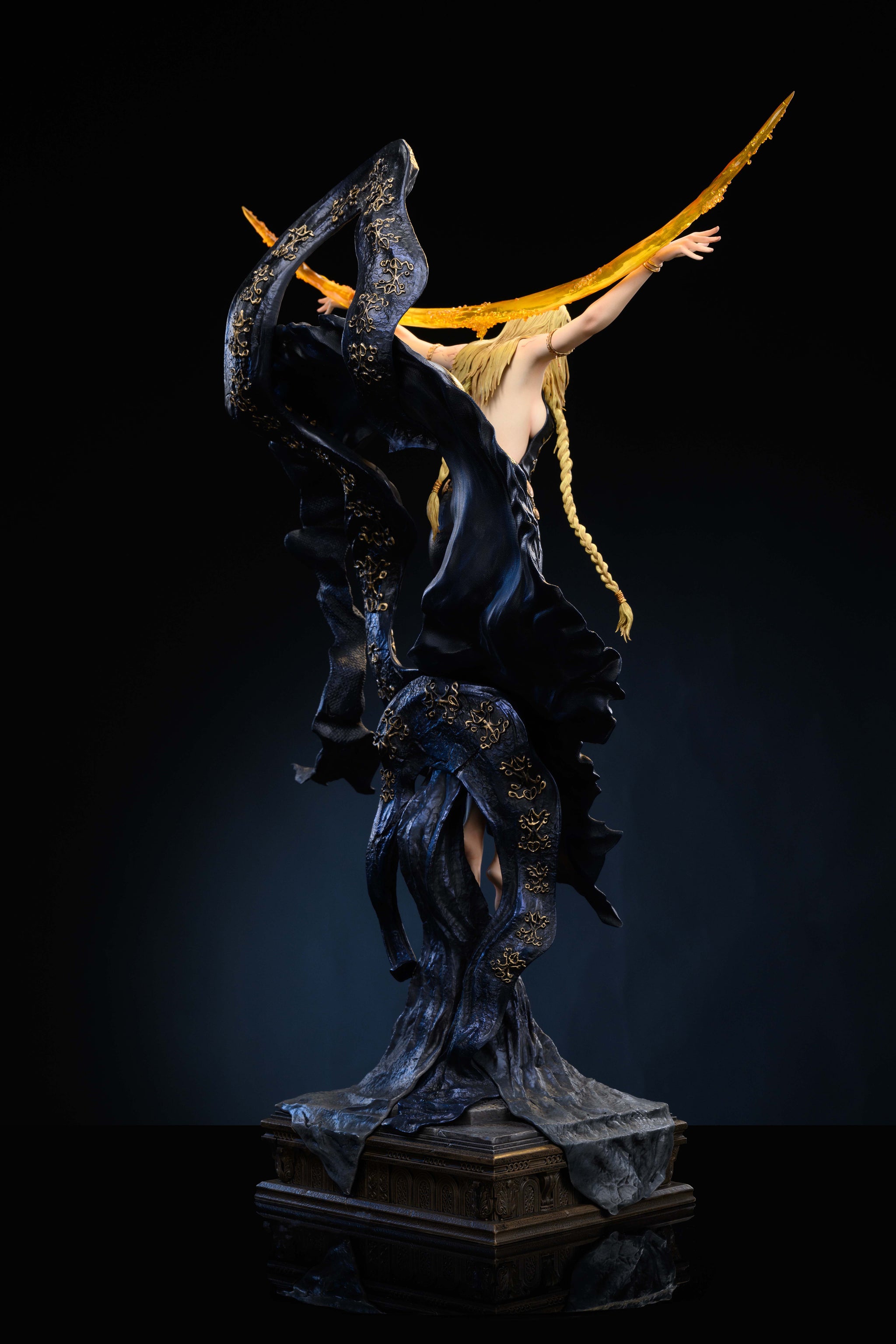 SWORD & WING STUDIO – ELDEN RING: QUEEN MARIKA AND RADAGON [SOLD OUT ...