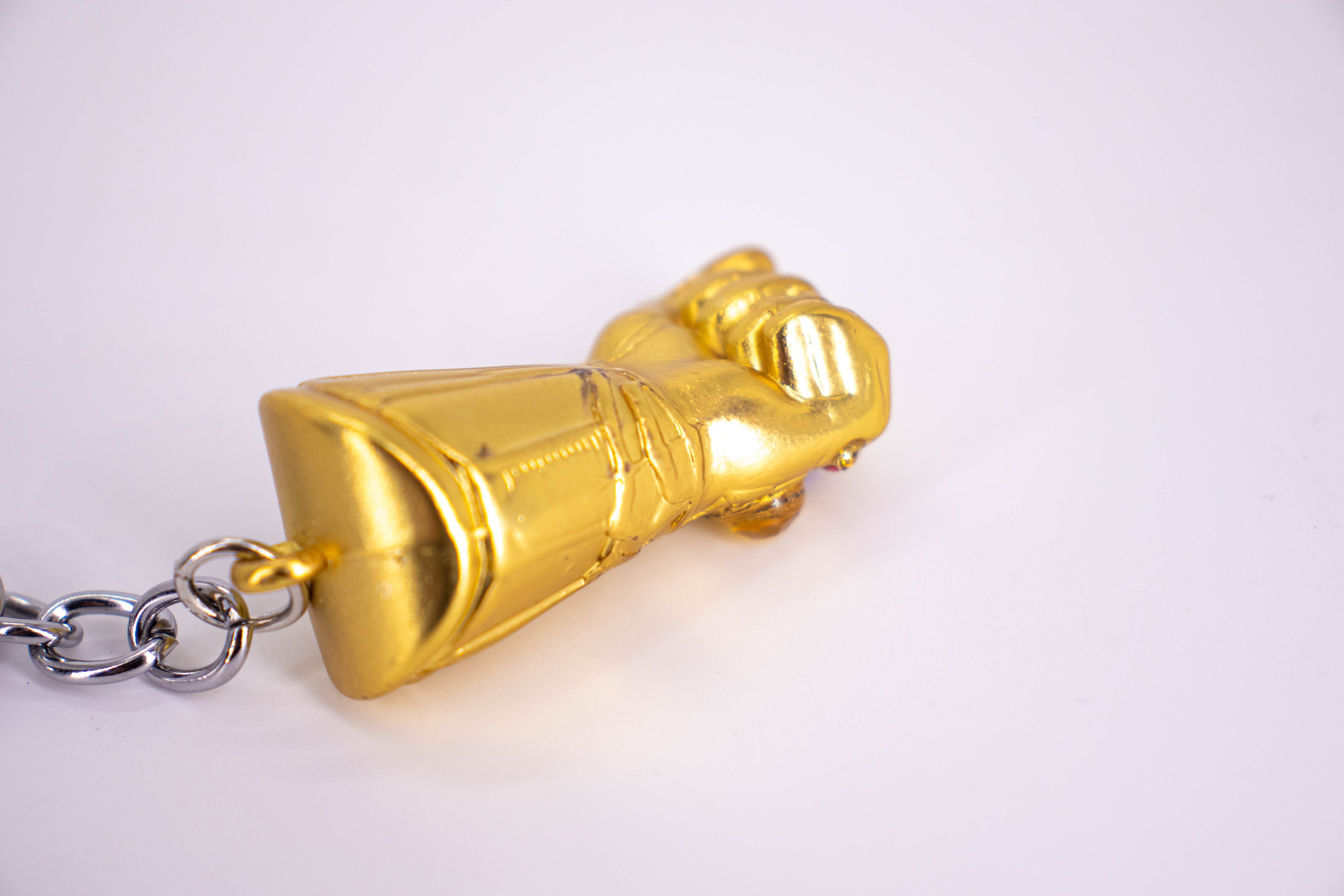 MARVEL’S AVENGERS – INFINITY GAUNTLET KEYCHAIN – FF COLLECTIBLES