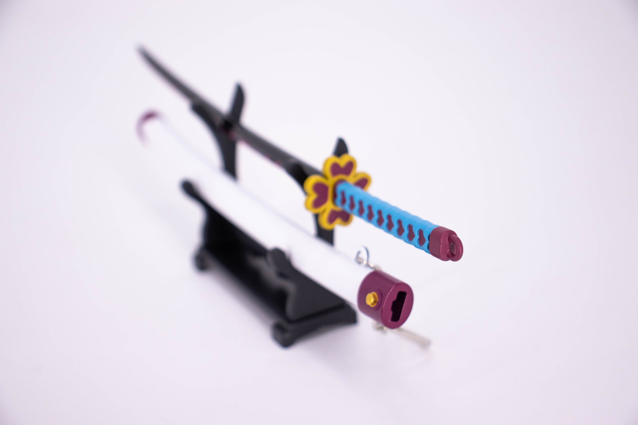 DEMON SLAYER – MITSURI KANROJI’S NICHIRIN SWORD KEYCHAIN – FF COLLECTIBLES